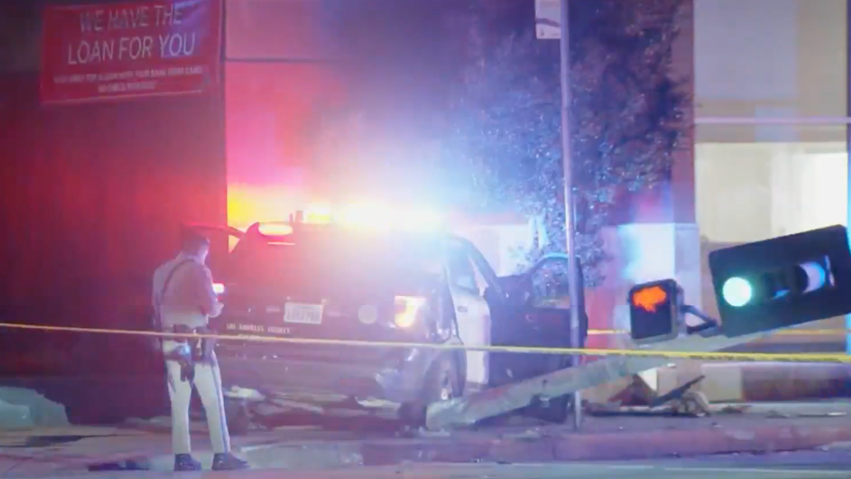 3 deputies injured in crash while responding to shooting that left 3 ...