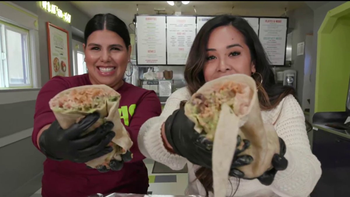 Can you conquer this 18-inch, 5lb burrito, known as the ‘burritozilla ...
