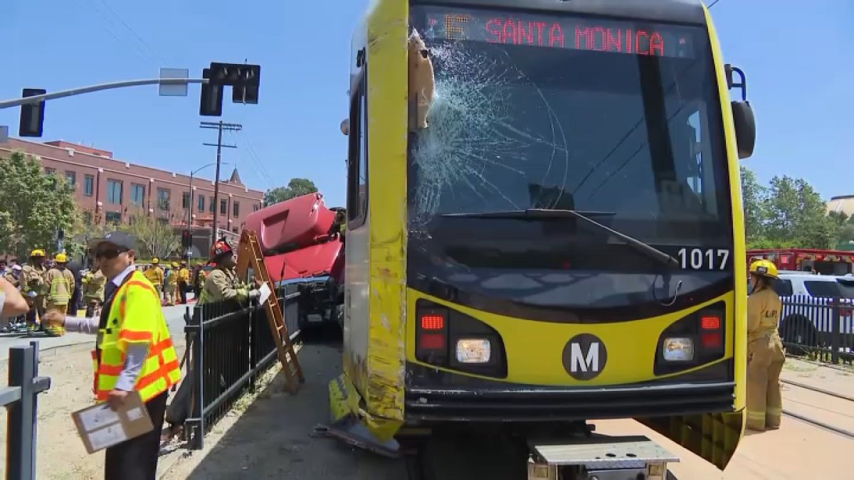 USC shuttle collides with Metro Rail train in Exposition Park – NBC Los ...