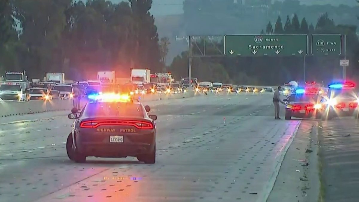 Fatal crash in North Hills causes traffic backup on 405 Freeway – NBC ...