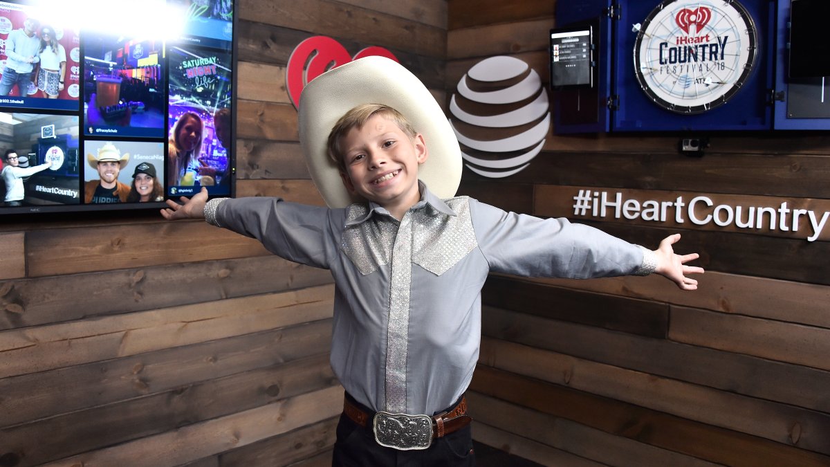 ‘Walmart Yodeling Kid’ Mason Ramsey is all grown up at 2024 ACM Awards ...