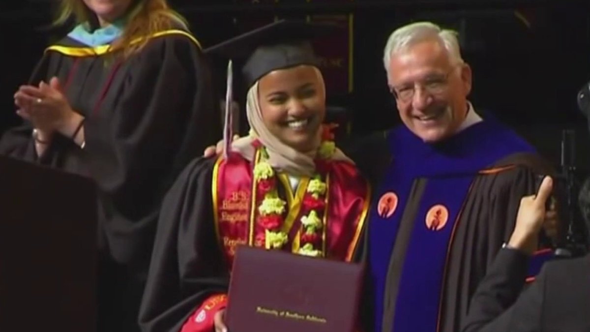 USC valedictorian gets standing ovation from classmates at graduation ...