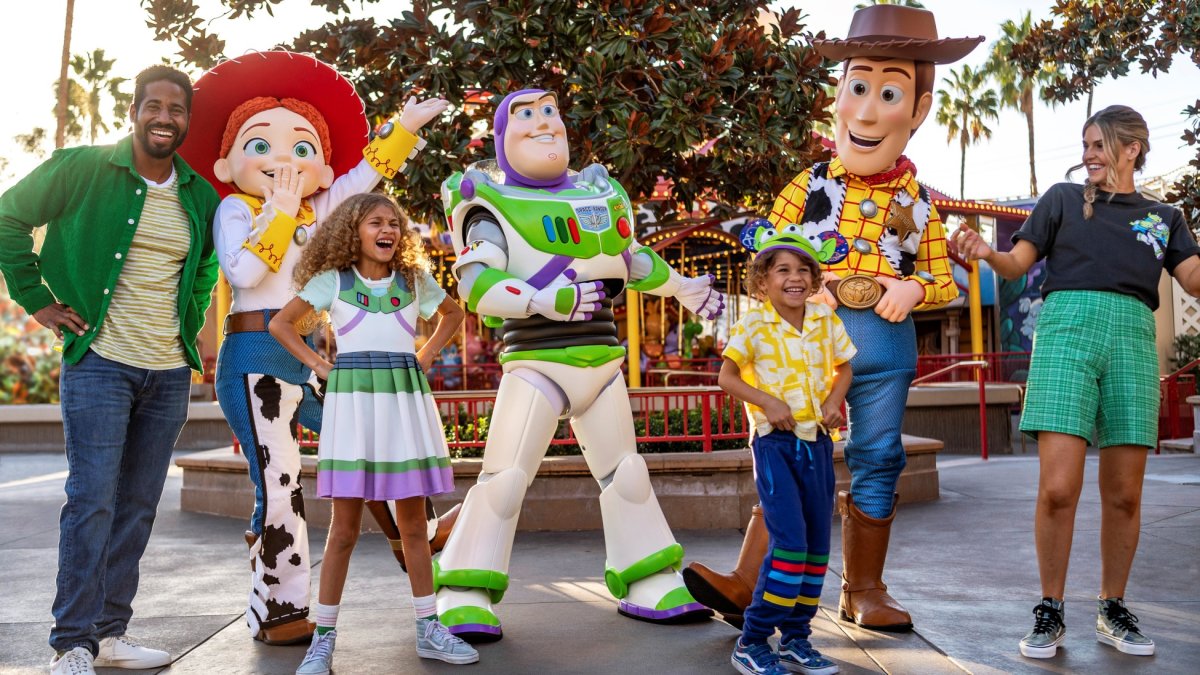 What’s the Buzz? There’s a new Disneyland summer ticket offer for 3-day ...