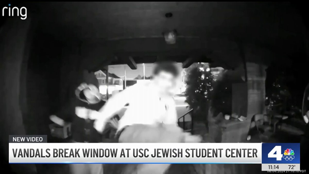 Vandals break window at USC Jewish student center – NBC Los Angeles
