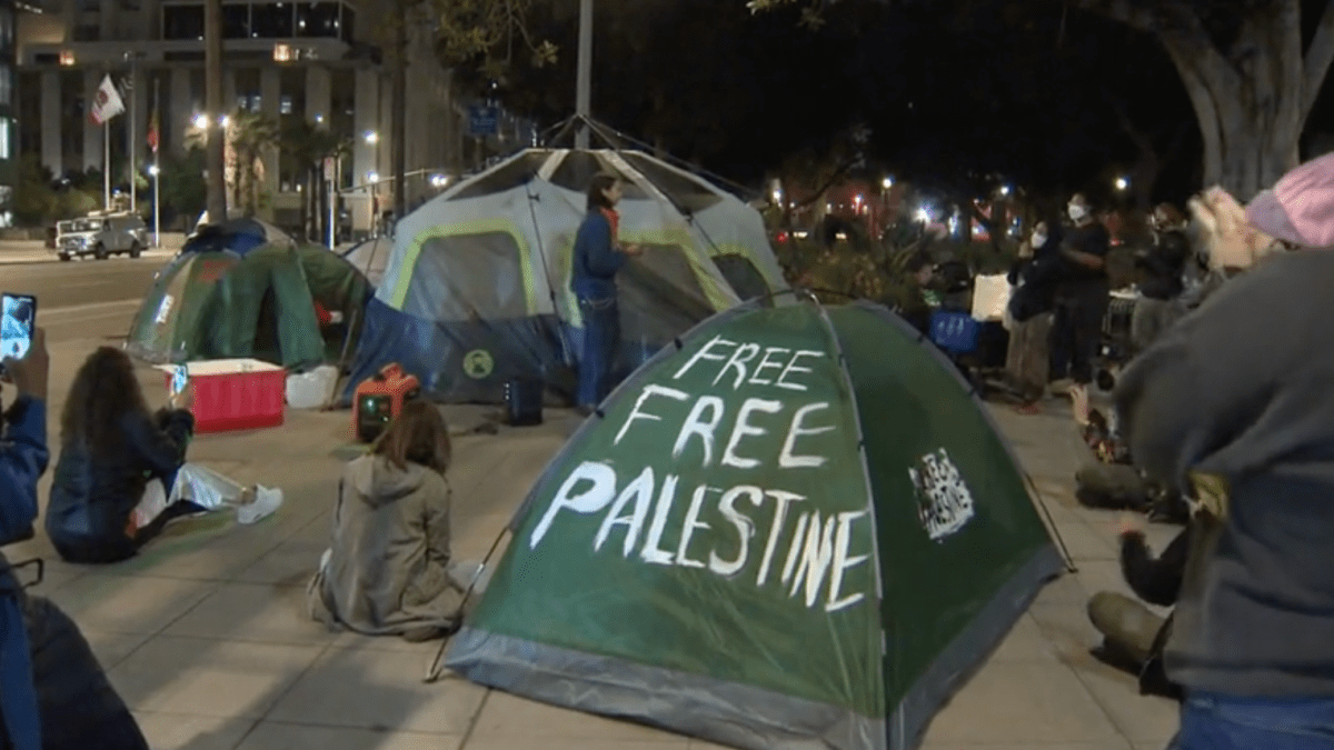 Pro-Palestinian encampment cleared outside LA City Hall – NBC Los Angeles