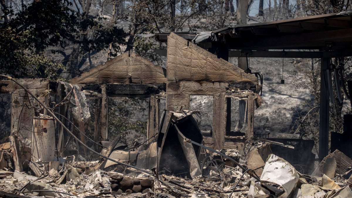 Wildfires scorch California and Pacific Northwest – NBC Los Angeles