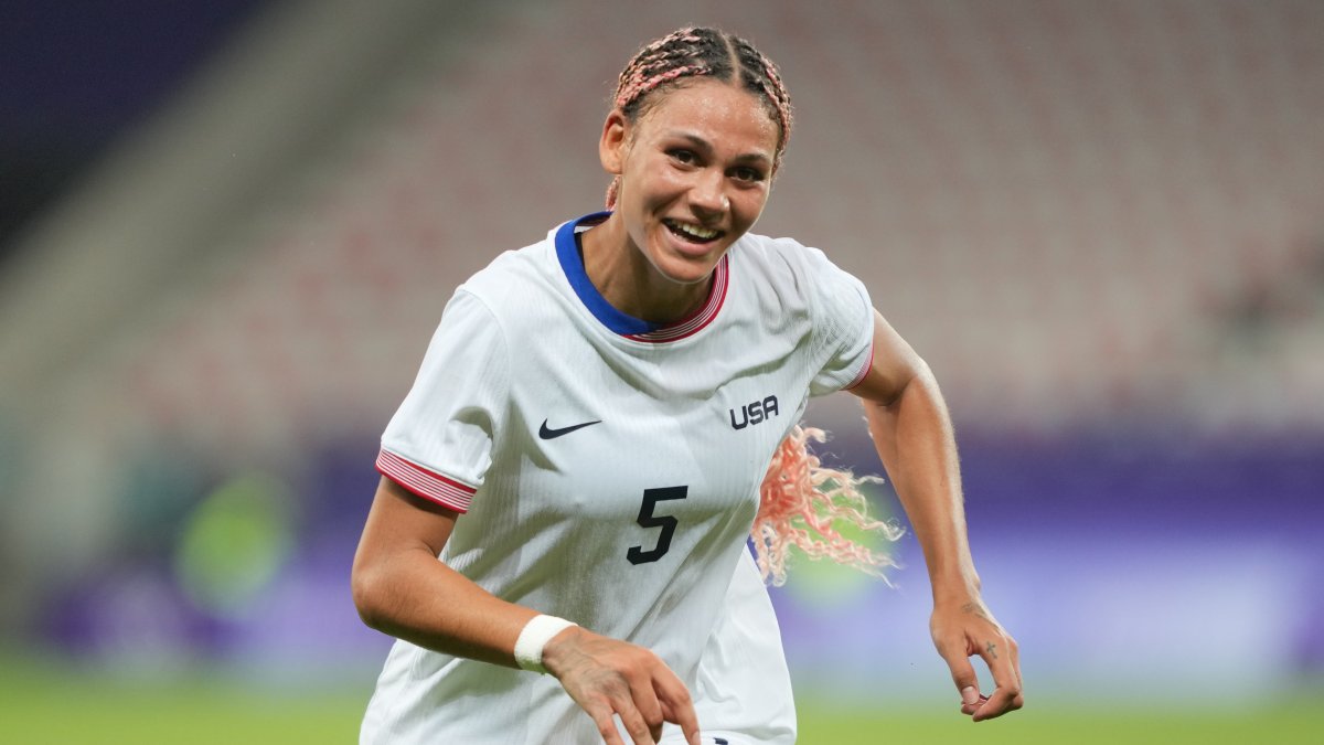 Meet Trinity Rodman Olympic Soccer Star Denise Rodmans Daughter Nbc Los Angeles
