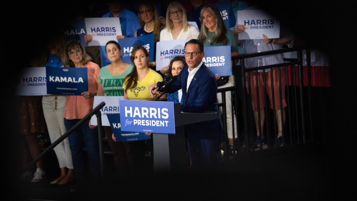 Harris’ VP contenders balance between self-promotion and loyalty – NBC ...