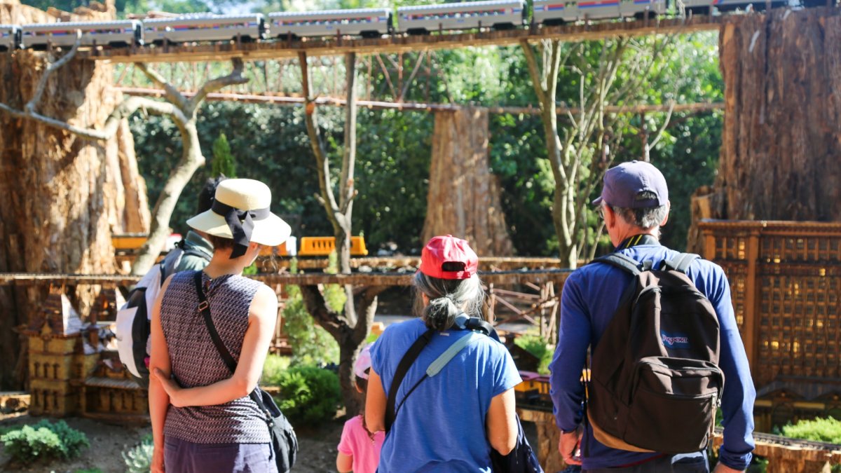 A ‘new train experience’ is charming visitors at Descanso Gardens – NBC ...