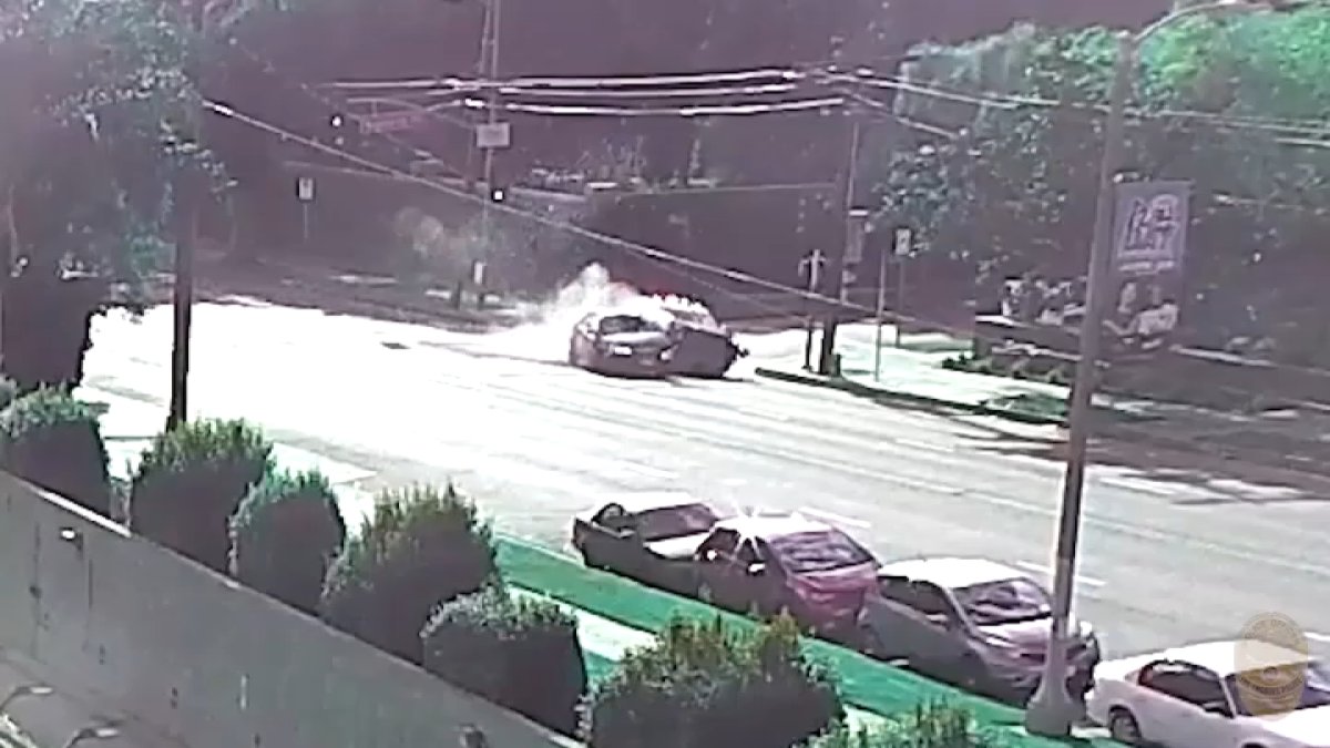 New video shows when LAPD unit, other driver crash in Jefferson Park ...