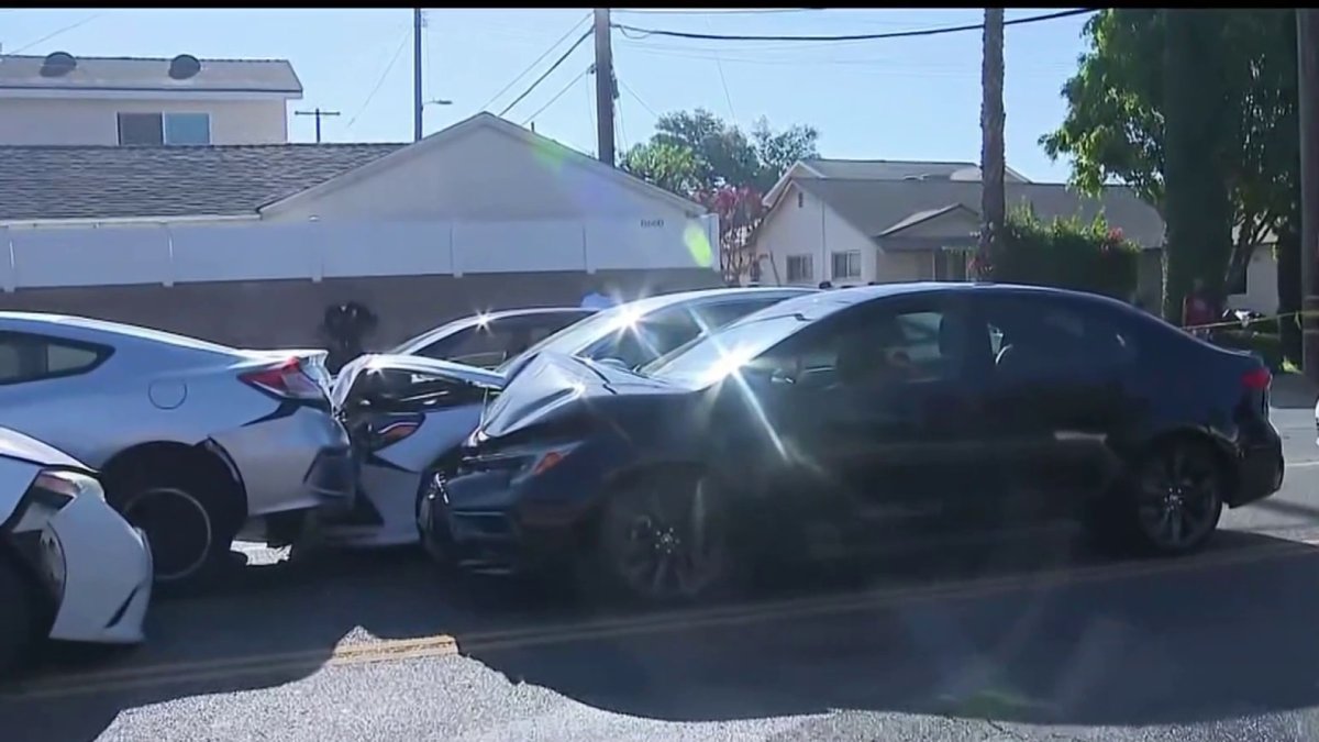 Multi-vehicle crash in Northridge leaves 4 people injured – NBC Los Angeles