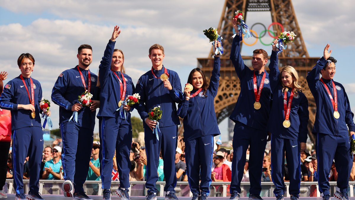 Team USA figure skaters get gold medals in Paris Ceremony – NBC Los Angeles