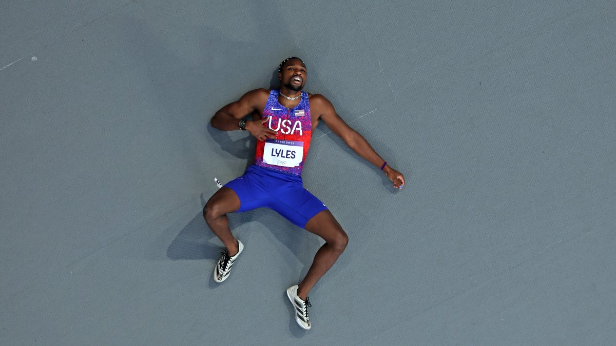 Noah Lyles diagnosed with COVID, leaves track in wheelchair – NBC Los ... Noah Lyles diagnosed with COVID, leaves track in wheelchair – NBC Los ...