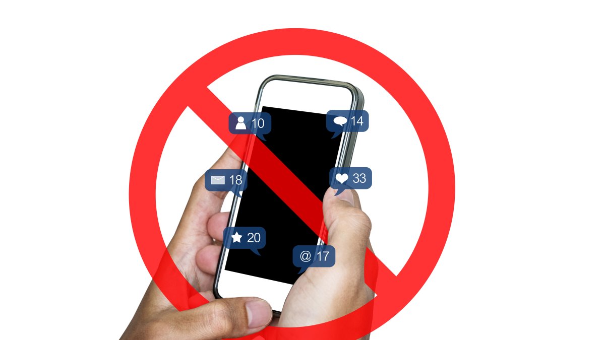 CA bill that would ban cellphones in schools heading to Newsom – NBC ...