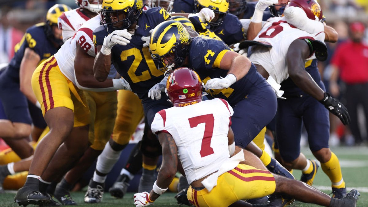 No. 11 USC Trojans fall to No. 18 Michigan 27-24 in first Big 10 ...