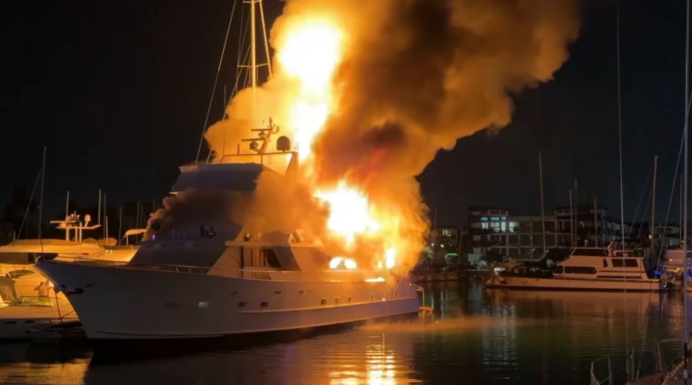 Cleanup begins after yacht fire in Marina del Rey – NBC Los Angeles