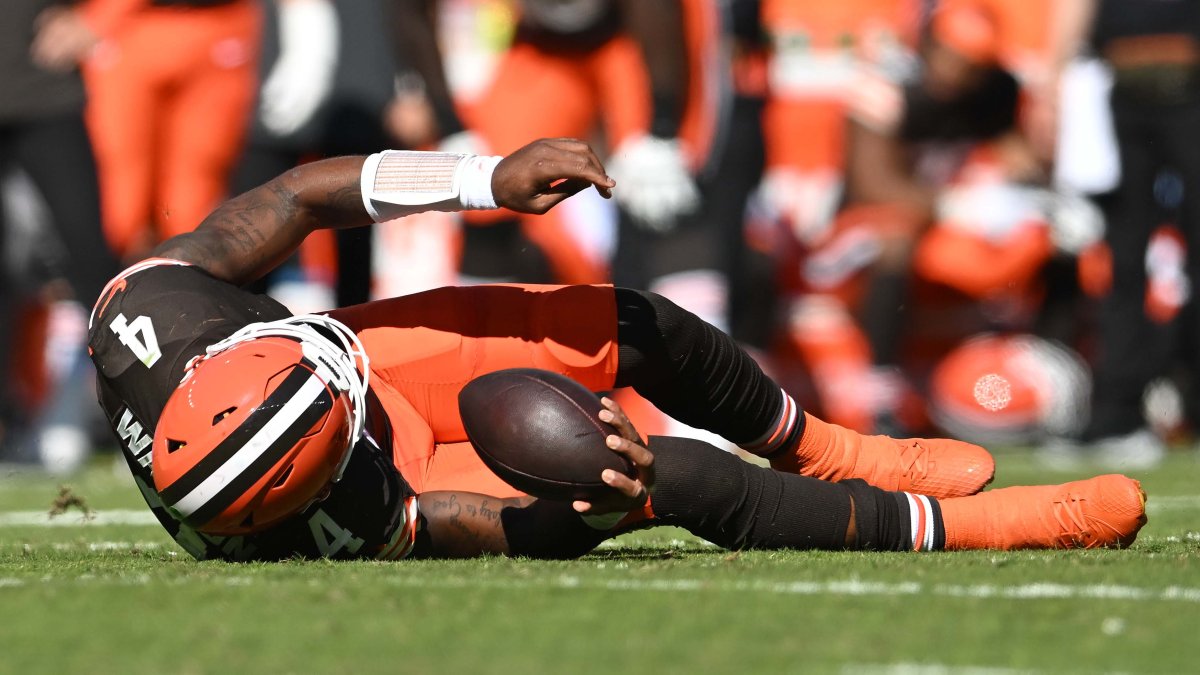 Browns QB Deshaun Watson suffers non-contact Achilles injury – NBC Los Angeles