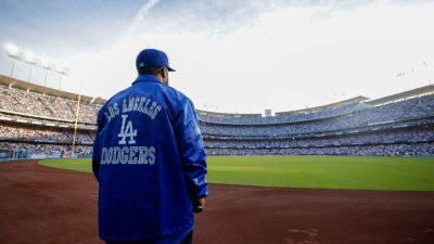 WATCH: Rapper Ice Cube disses Yankees during performance at Dodger ...