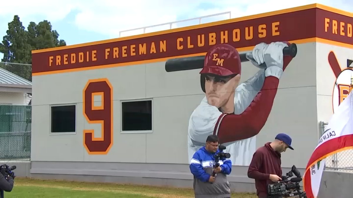 Freddie Freeman’s OC high school cheers him on – NBC Los Angeles