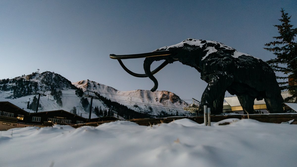 A newly frosted Mammoth Mountain welcomes Opening Week skiers – NBC Los ...