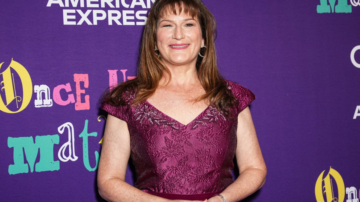 ‘SNL’ alum Ana Gasteyer says Sean ‘Diddy’ Combs demanded closed set – NBC Los Angeles