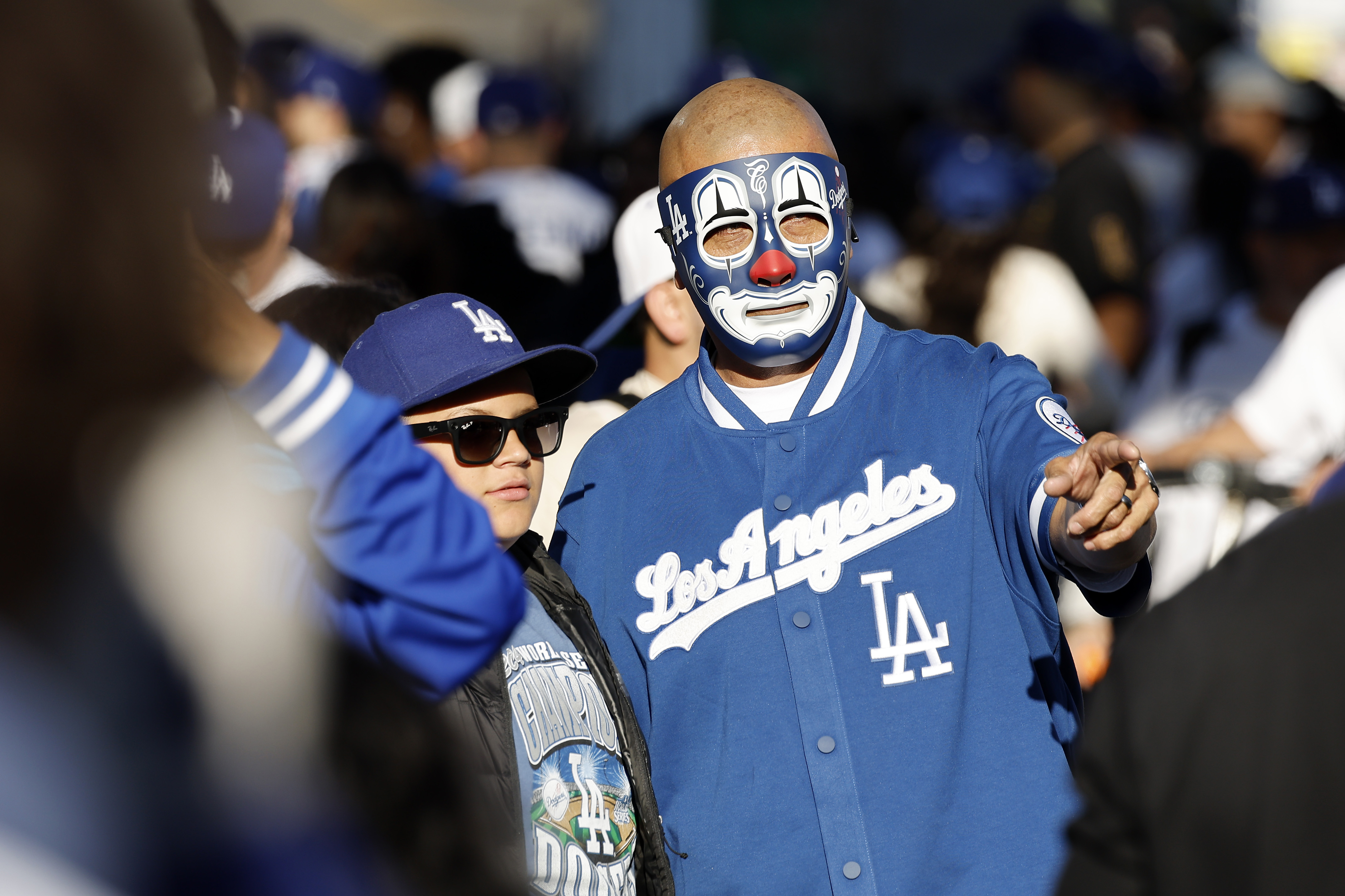 Dodger fans camp out in downtown LA for World Series parade – NBC Los ...