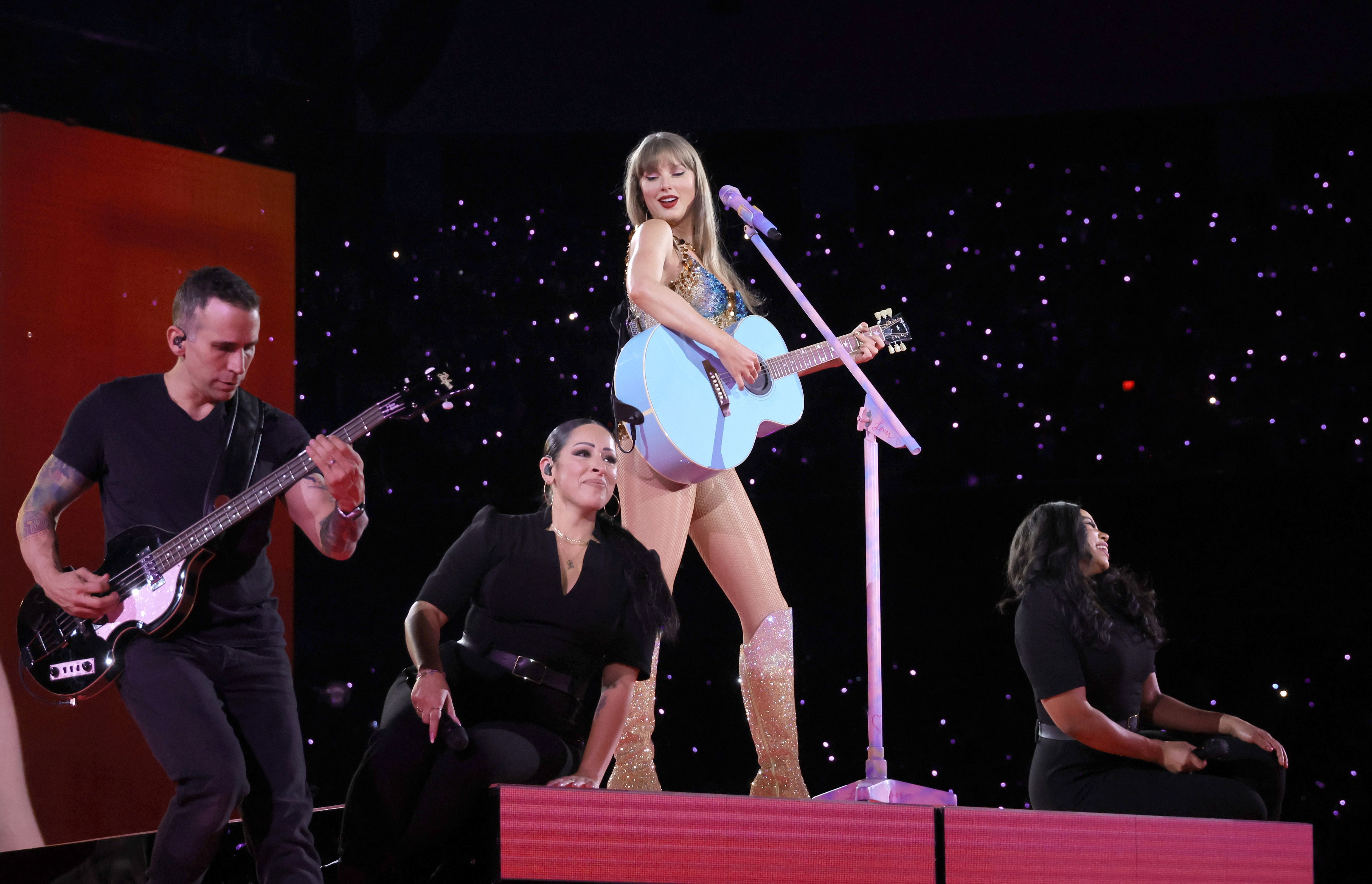 Here’s how much Taylor Swift gifted ‘Eras Tour’ team in bonuses – NBC ...