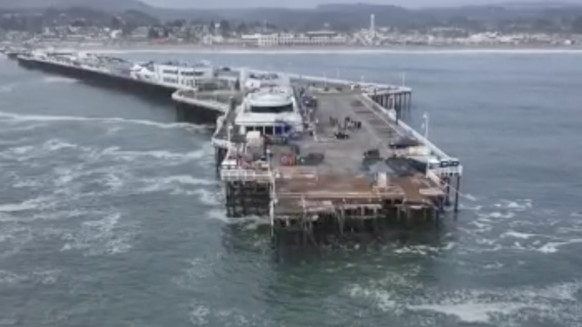 2 rescued from partial collapse of Santa Cruz pier amid heavy waves ...