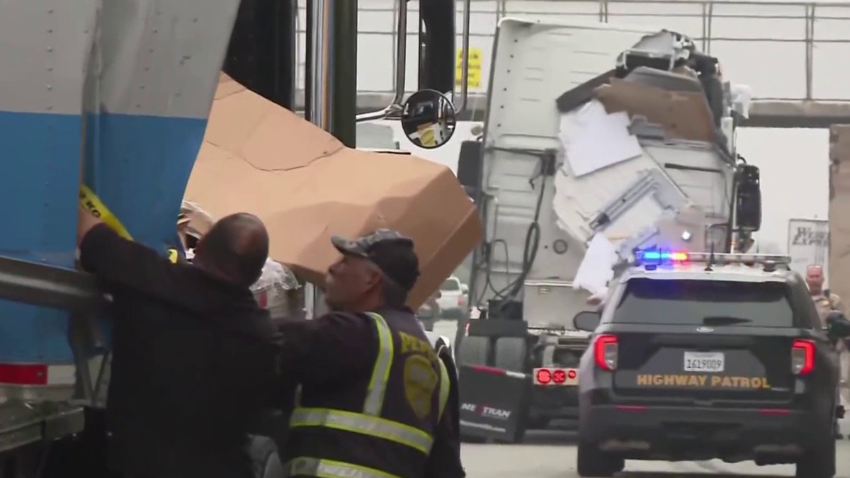 Packages scattered on 5 Freeway in East LA Amazon truck crash – NBC Los ...