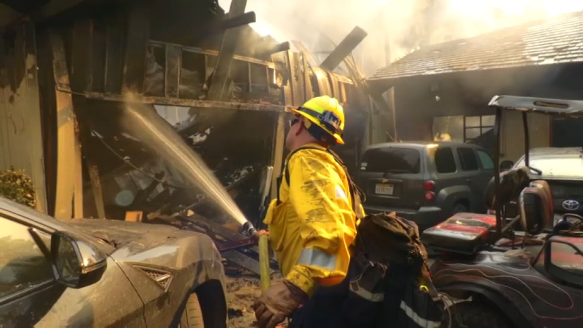 LA County fire brigade battles Franklin Fire – NBC Los Angeles