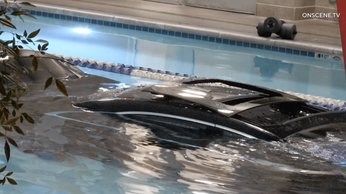 Car crashes into gym and falls into pool in Redlands – NBC Los Angeles