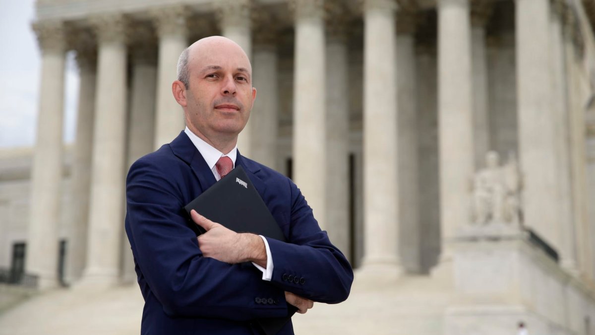 Top Supreme Court lawyer charged with tax evasion related to poker ...