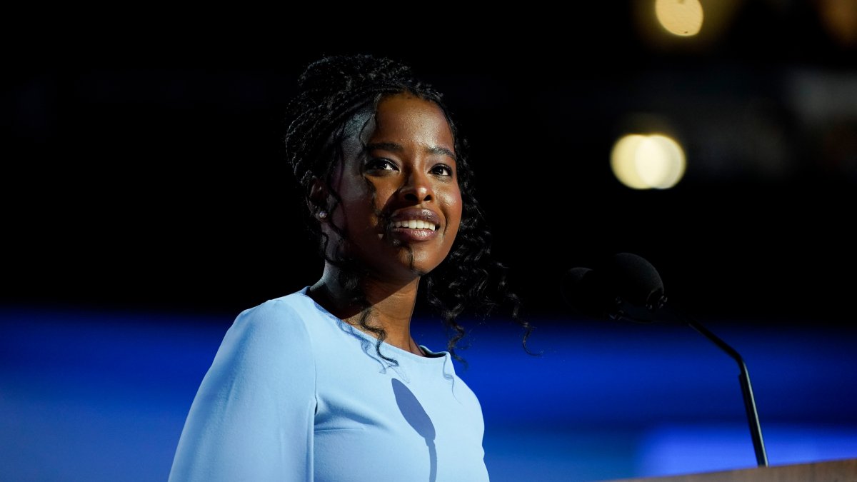 Amanda Gorman pens poem for LA wildfire victims – NBC Los Angeles