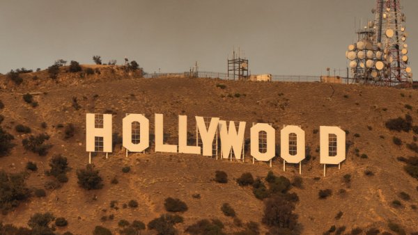 AI-generated images of Hollywood Sign on fire spread online – NBC Los ...