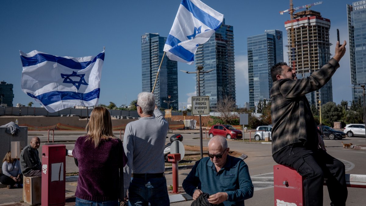 Israel says Hamas has agreed to release three Israeli hostages – NBC ...