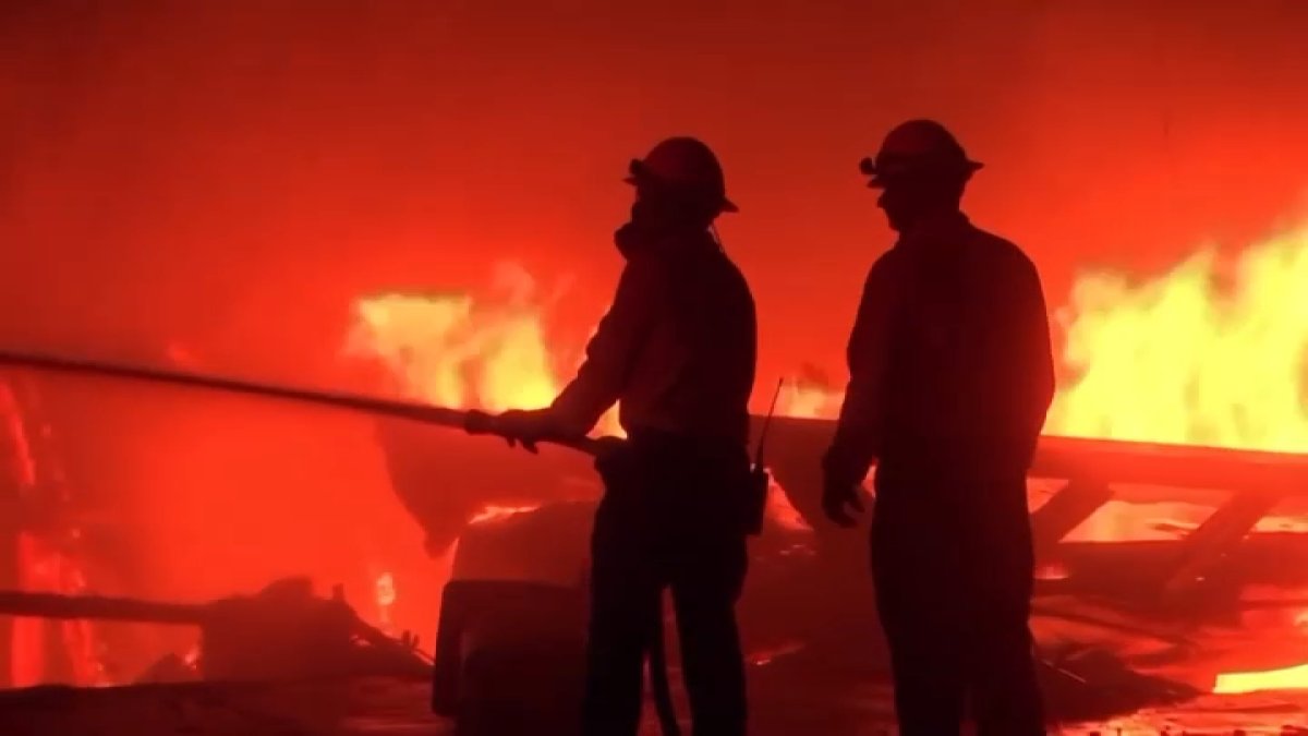 Firefighters’ families await their safe return – NBC Los Angeles