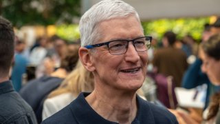Apple unveils cheaper iPhone 16e powerful enough to run AI – NBC Los ...