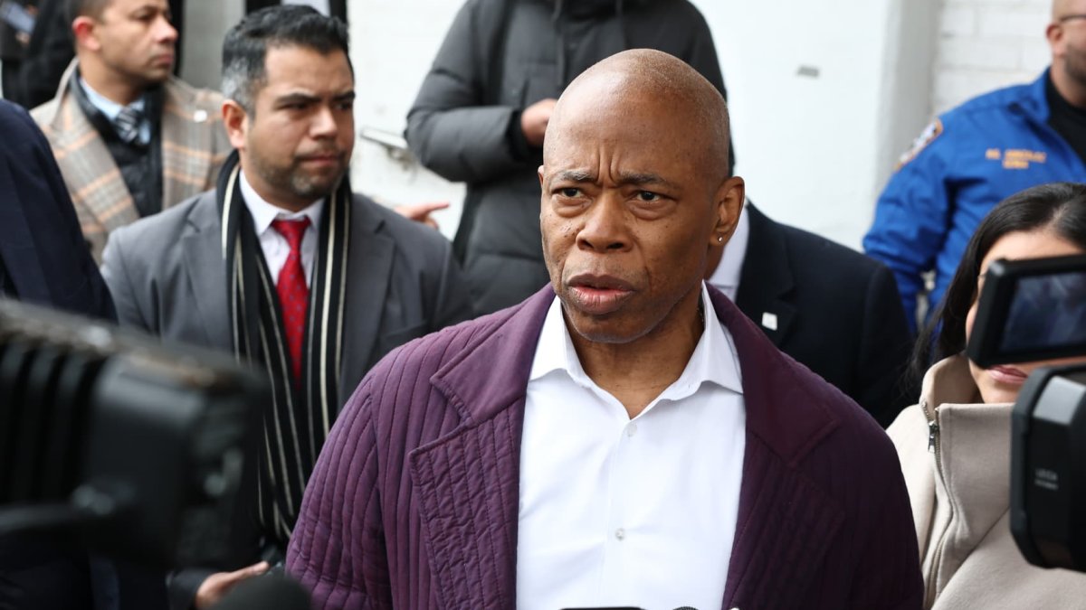 Judge orders Mayor Eric Adams, DOJ lawyers to appear in court to ...