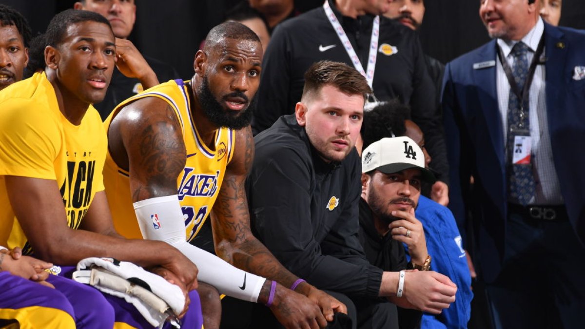 Los Angeles Lakers news: LeBron James scores 26 points, Lakers thrash ...