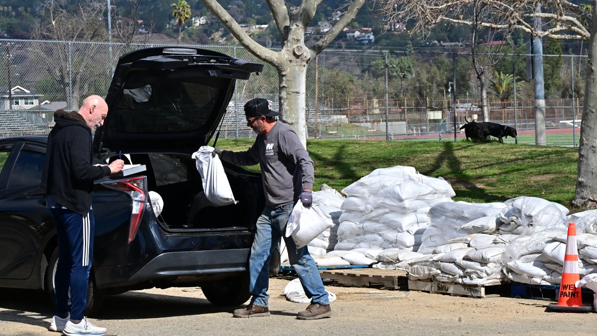 Where to get free sandbags in Southern California – NBC Los Angeles