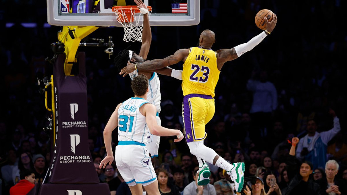 Los Angeles Lakers news: Hornets stun Lakers 100-97 after Luka struggles and LeBron James misses ...