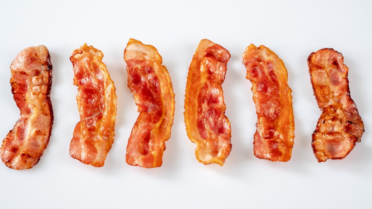 Woman’s chaotic bacon-cooking technique shocks the internet – NBC Los ...