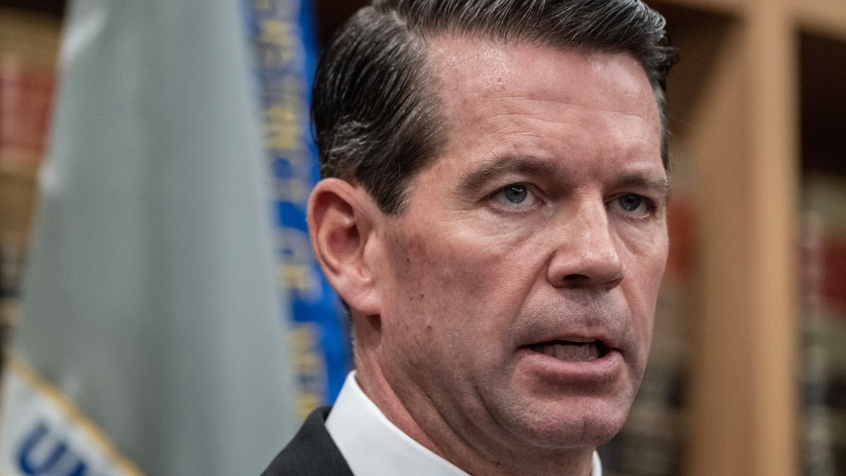 Head Of Fbi Ny Office Ousted After Criticizing Trump Pursuit Of Jan 6