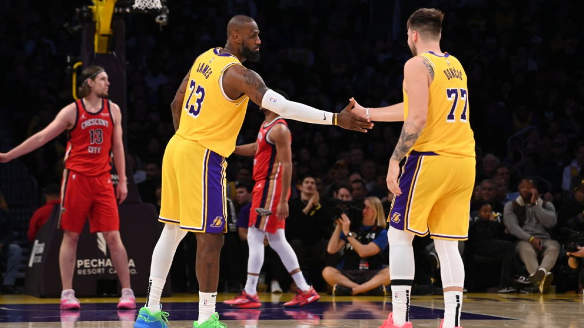LeBron James scores 34 points on night he surpasses 50k for his career ...