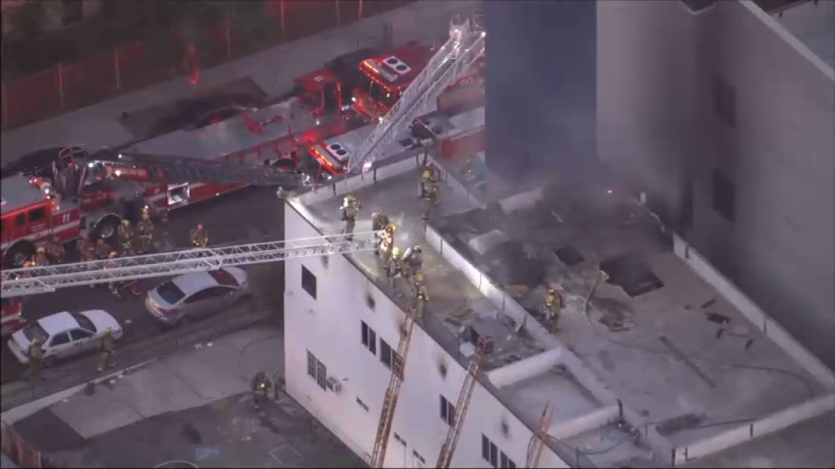 Fire crews battle two-story building fire in MacArthur Park – NBC Los ...
