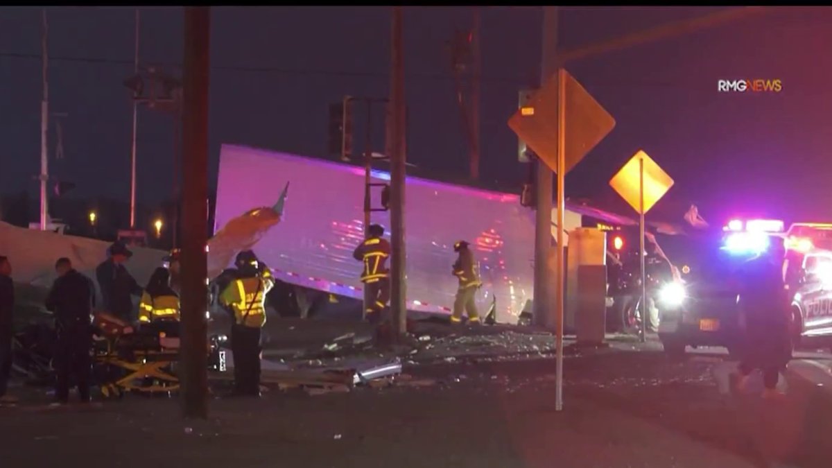 One person injured after Metrolink train crash in Oxnard – NBC Los Angeles
