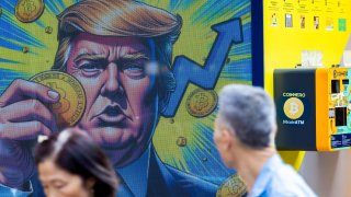 Trump’s memecoin dinner contest earns insiders $900,000 in two days ...