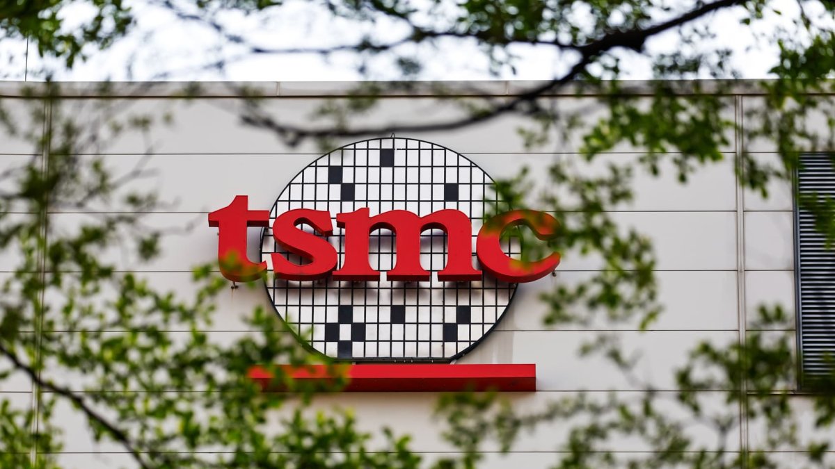 TSMC sticks with its revenue forecast after profit tops estimates ...