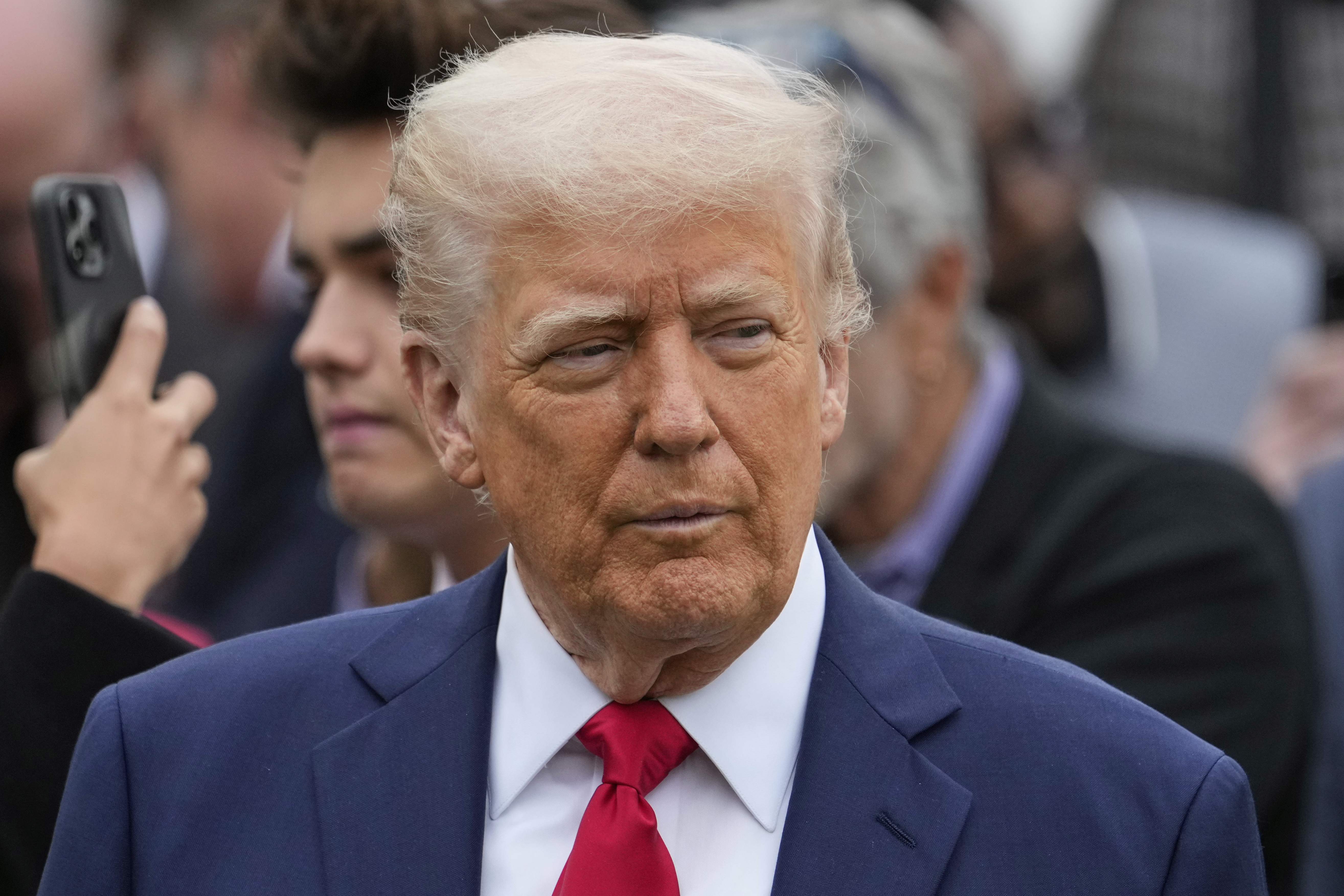 Live updates: S&P 500 tumble as Trump asks Fed Chair to lower interest ...