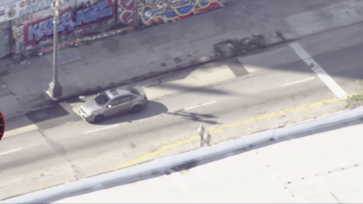 Police chase vehicle in the downtown LA area – NBC Los Angeles
